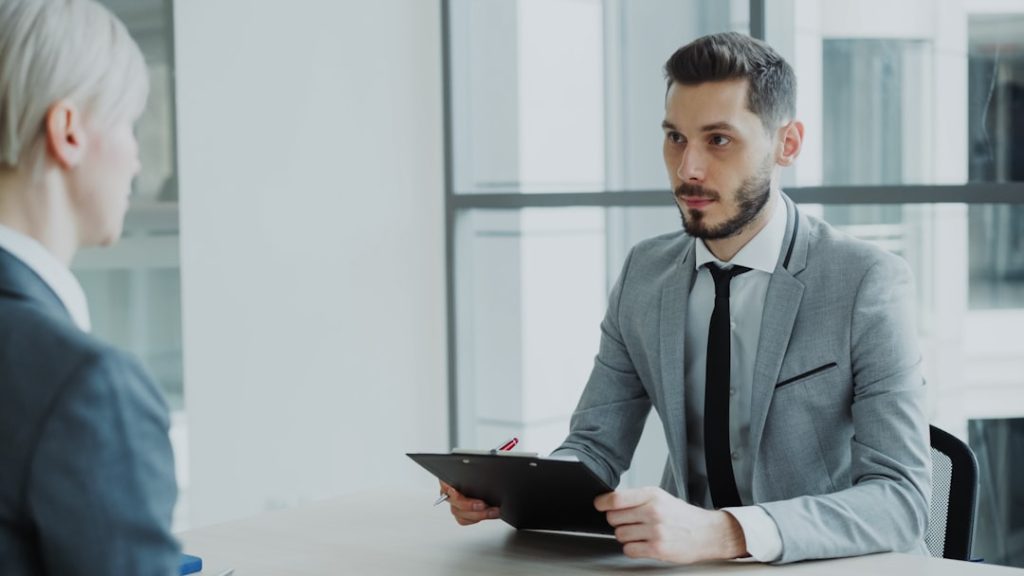 How to Legally Rescind a Job Offer After a Check